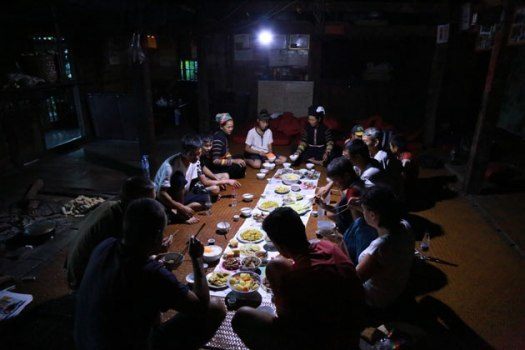 Rencontrer les Lolo noir dans leur village - 360 Degrés